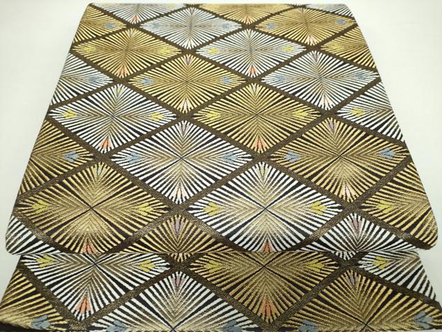 ■■■　サイズ　■■■ 長さ 448cm 幅 31cm程 ■■■　商品詳細　■■■ 【正絹】 状態は締めてはおりますが 特に目立ったシミ汚れなどもなく大変良い状態です。 西陣の織匠十一代目、篠屋宗兵衛の屋号引き継ぐ名門ふくい。 大変上質な逸...