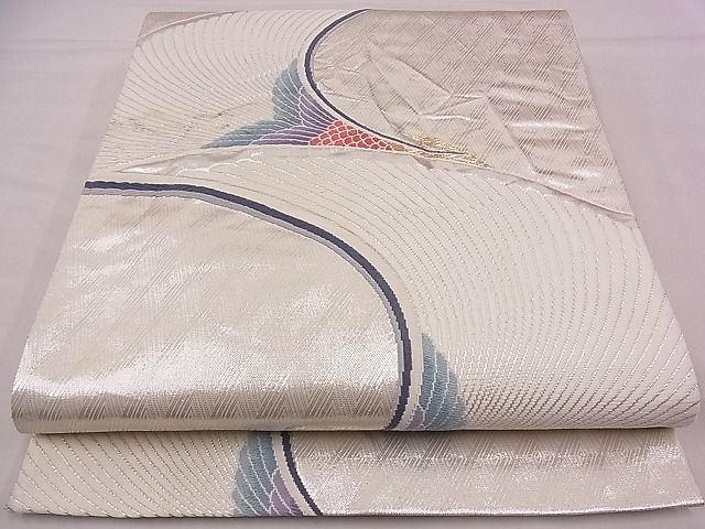 ■■■　サイズ　■■■ 長さ 432cm 幅 30.5cm程 ■■■　商品詳細　■■■ 【正絹・芯なし】 状態は接写画像のように太鼓下部に薄いアク、 太鼓・前柄に薄い汚れがございますが その他特に目立ったシミ汚れなどもなく大変良い状態です。...
