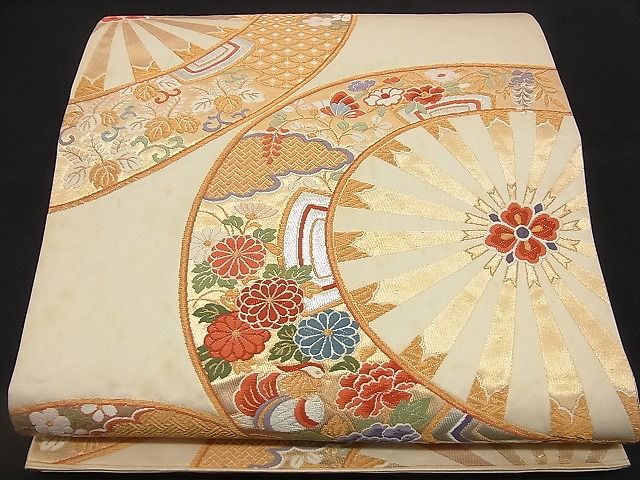 ■■■　サイズ　■■■ 長さ 432cm 幅 30.5cm程 ■■■　商品詳細　■■■ 【正絹・芯なし】状態は接写画像のように裏地・表地に所々薄いアクがございます。大変上質な逸品になりまのでぜひお手入れをされてお召しになられてはいかがでしょ...