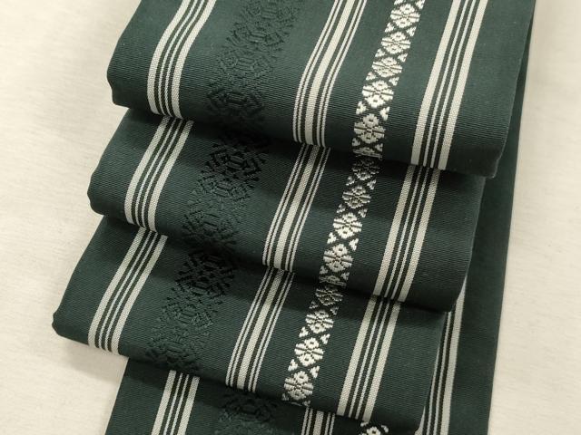 ■■■　サイズ　■■■ 長さ 396cm 幅 8cm程 ■■■　商品詳細　■■■ 【正絹】 状態は接写画像のように証紙付きにペン書きがございますが その他特に目立ったシミ汚れなどもなく大変良い状態です。 本場筑前博多織は、 福岡県福岡市博多...