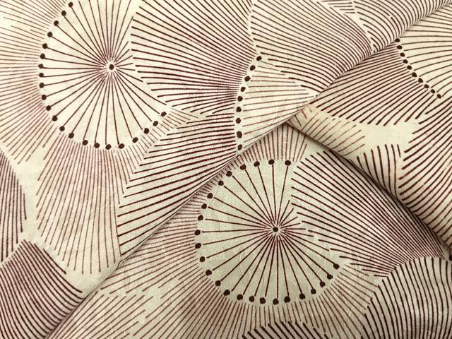 ■■■　サイズ　■■■ 身丈 160cm（肩から） 裄丈 63cm 袖丈 52cm　縫込み 4.5cm 袖幅 33cm 前幅 26cm 後幅 29cm 着物縫いこみ 内揚げ 4.5cm 裄 お袖側 約2cm　身頃側 約3cm ■■■　商品詳...