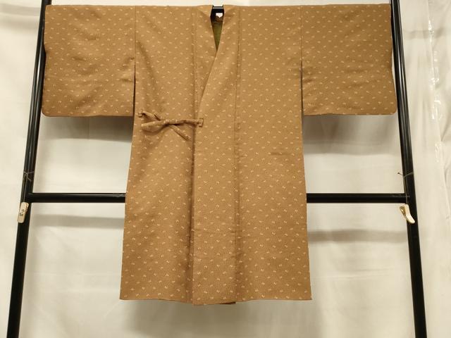 ■■■　サイズ　■■■ 身丈 113cm（肩から） 裄丈 69.5cm 袖丈 45.5cm　縫込み 3.5cm 袖幅 35.5cm 前幅 29cm 後幅 34cm 裄 お袖側 約2cm　身頃側 約2.5cm ■■■　商品詳細　■■■ 【化繊...