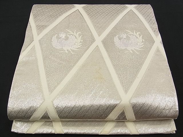■■■　サイズ　■■■ 長さ 420cm 幅 30.5cm程 ■■■　商品詳細　■■■ 【正絹】 状態は接写画像のように 表地所々・裏地所々に薄い汚れ、柄止まりに折れ山の薄い汚れがございます。 大変上質な逸品になりますので、ぜひお手入れをさ...
