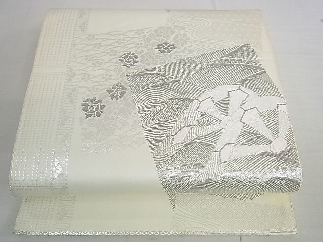 ■■■　サイズ　■■■ 長さ 436cm 幅 30cm程 ■■■　商品詳細　■■■ 【正絹・関西仕立て】 詳細に関しましては、画像をご確認ください。 大変上質な逸品になります。 お安く出品致しますので、是非この機会にいかがでしょうか？ ■■...