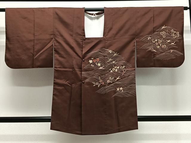 ■■■　サイズ　■■■ 身丈 83.5cm（肩から） 裄丈 63.5cm 袖丈 43cm　縫込み 6.5cm 袖幅 33cm 前幅 20cm 後幅 29cm 裄 お袖側 約1.5cm　身頃側 約4cm ■■■　商品詳細　■■■ 【正絹】 状...