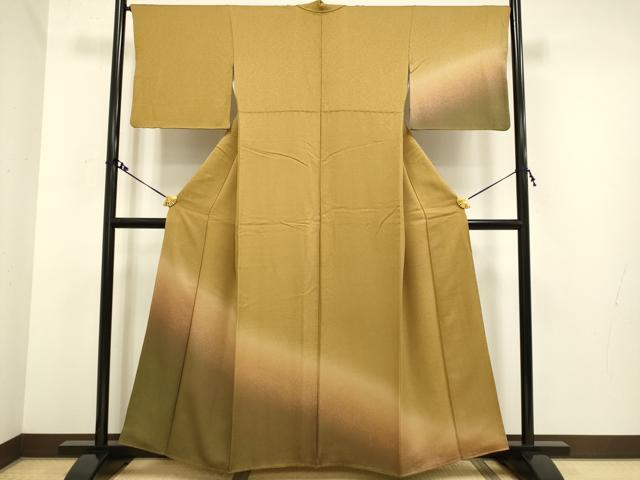 ■■■　サイズ　■■■ 身丈 157cm（肩から） 裄丈 67cm 袖丈 45.5cm　縫込み 7cm 袖幅 34cm 前幅 23cm 後幅 28.5cm 着物縫いこみ 内揚げ 6.5cm 裄 お袖側 約2cm　身頃側 約3cm ■■■　商...