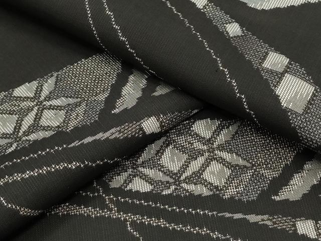 ■■■　サイズ　■■■ 身丈 161cm（肩から） 裄丈 63cm 袖丈 46cm　縫込み 5cm 袖幅 32cm 前幅 23.5cm 後幅 28cm 着物縫いこみ 内揚げ 6.5cm 裄 お袖側 約5cm　身頃側 約6cm ■■■　商品詳...