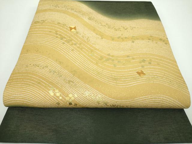 ■■■　サイズ　■■■ 長さ 362cm 幅 31cm程 ■■■　商品詳細　■■■ 【正絹】 状態は接写画像のように裏地帯芯に薄い汚れがございますが その他表地は特に目立ったシミ汚れなどもなく大変良い状態です。着用時には見えない部分になるか...