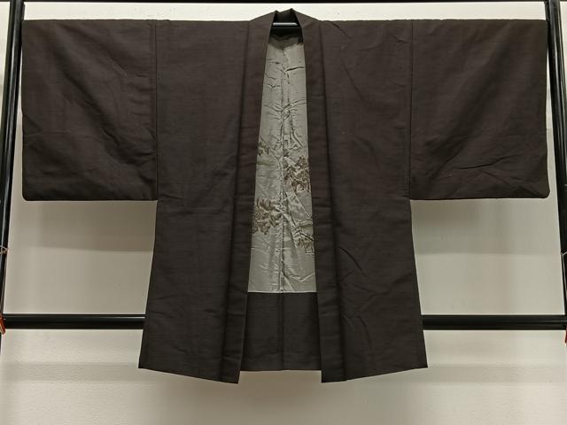 ■■■　サイズ　■■■ 身丈 88.5cm（肩から） 裄丈 68cm 袖丈 48cm　縫込み 4cm 袖幅 34.5cm 前幅 18.5cm 後幅 31cm 裄 お袖側 約3.5cm　身頃側 約2cm ■■■　商品詳細　■■■ 【正絹】 状...