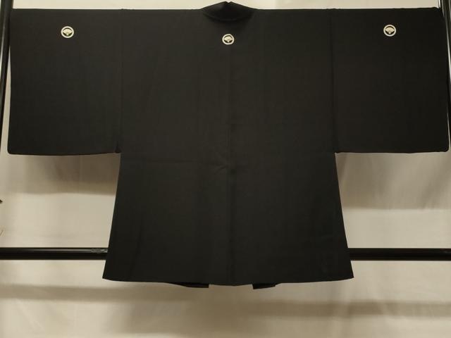 ■■■　サイズ　■■■ 身丈 85cm（肩から） 裄丈 69cm 袖丈 47cm　縫込み 6cm 袖幅 35cm 前幅 22cm 後幅 32.5cm 裄 お袖側 約2cm　身頃側 約1cm ■■■　商品詳細　■■■ 【正絹・五つ紋】 状態は...