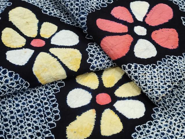 ■■■　サイズ　■■■ 身丈 162cm（肩から） 裄丈 63cm 袖丈 47.5cm　縫込み 1.5cm 袖幅 32cm 前幅 23cm 後幅 31cm 着物縫いこみ 内揚げ 0cm 裄 お袖側 約2cm　身頃側 約0cm ■■■　商品詳...