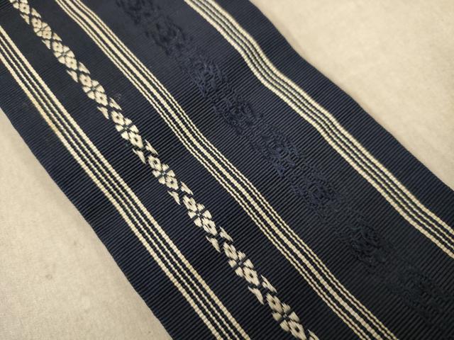 ■■■　サイズ　■■■ 長さ 404cm 幅 8cm程 ■■■　商品詳細　■■■ 【正絹】 詳細に関しましては、画像をご確認ください。 本場筑前博多織は、 福岡県福岡市博多区やその周辺で生産される絹織物です。 仏具のひとつである独鈷、華皿を...