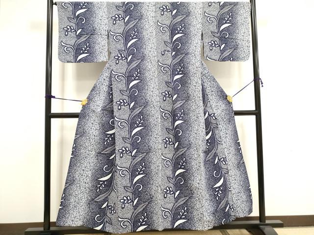 ■■■　サイズ　■■■ 身丈 153cm（肩から） 裄丈 66.5cm 袖丈 44cm　縫込み 2cm 袖幅 34cm 前幅 27cm 後幅 33cm 着物縫いこみ 内揚げ 0cm 裄 お袖側 約1cm　身頃側 約0cm ■■■　商品詳細　...