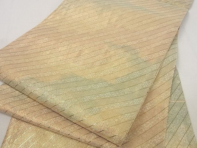 ■■■　サイズ　■■■ 長さ 448cm 幅 30.5cm程 ■■■　商品詳細　■■■ 【正絹・未仕立て】 状態は締めてはおりますが 特に目立ったシミ汚れなどもなく大変良い状態です。 大変上質な逸品になります。 お安く出品致しますので、是非...