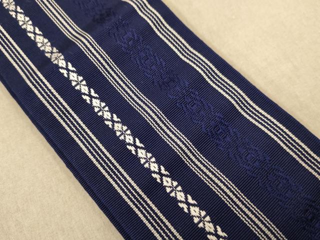 ■■■　サイズ　■■■ 長さ 394cm 幅 8cm程 ■■■　商品詳細　■■■ 【正絹】 詳細に関しましては、画像をご確認ください。 本場筑前博多織は、 福岡県福岡市博多区やその周辺で生産される絹織物です。 仏具のひとつである独鈷、華皿を...