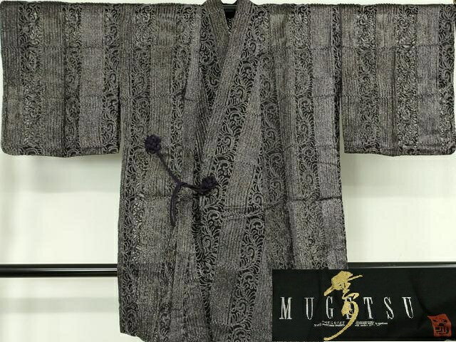 ■■■　サイズ　■■■ 身丈 94.5cm（肩から） 裄丈 69.5cm 袖丈 47cm 袖幅 35cm 前幅 30cm 後幅 31.5cm 裄 お袖側 約 0cm　身頃側 約 0cm ■■■　商品詳細　■■■ 【刺繍テープ・台生地:シルク...
