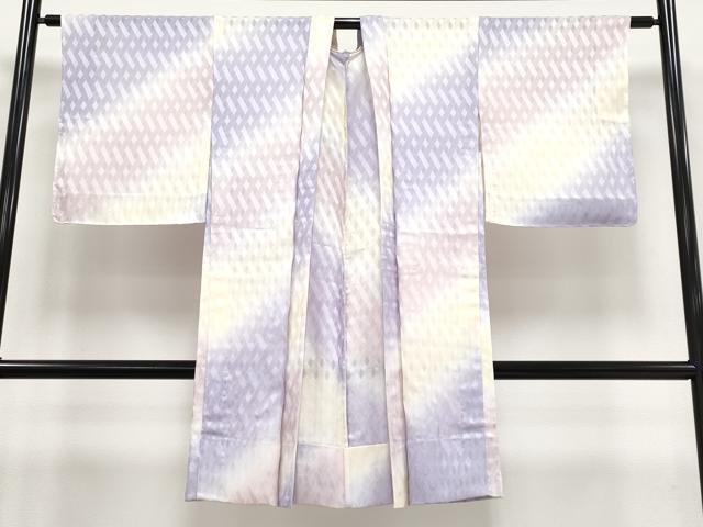 ■■■　サイズ　■■■ 身丈 103cm（肩から） 裄丈 63cm 袖丈 48cm 袖幅 33cm 前幅 18cm 後幅 28cm 裄 お袖側 約 1cm　身頃側 約 1.5cm ■■■　商品詳細　■■■ 【正絹・未使用】 状態は特に目立っ...
