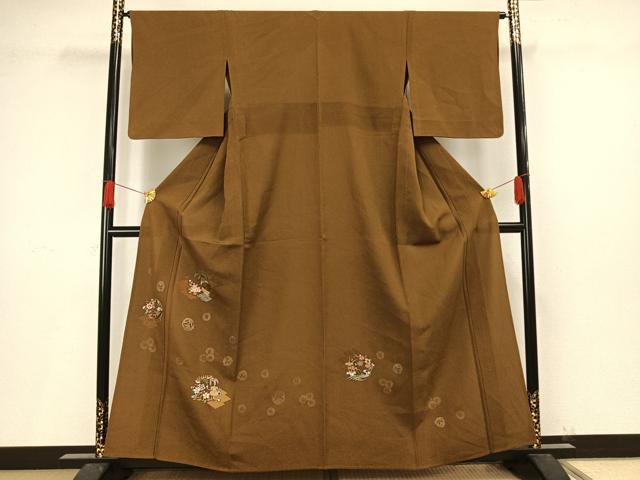 ■■■　サイズ　■■■ 身丈 159cm（肩から） 裄丈 65cm 袖丈 48cm　縫込み 6cm 袖幅 32cm 前幅 26cm 後幅 30cm 着物縫いこみ 内揚げ 6cm 裄 お袖側 約2cm　身頃側 約1cm ■■■　商品詳細　■■...