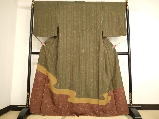 ■■■　サイズ　■■■ 身丈 165.5cm（肩から） 裄丈 67.5cm 袖丈 55.5cm　縫込み 5.5cm 袖幅 34cm 前幅 24cm 後幅 29.5cm 着物縫いこみ 内揚げ 5.5cm 裄 お袖側 約2cm　身頃側 約1.5...