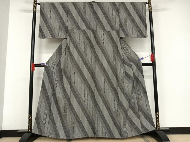 ■■■　サイズ　■■■ 身丈 160cm（肩から） 裄丈 63.5cm 袖丈 47cm　縫込み 1cm 袖幅 33cm 前幅 24cm 後幅 30cm 着物縫いこみ 内揚げ 0cm 裄 お袖側 約2cm　身頃側 約3cm ■■■　商品詳細　...