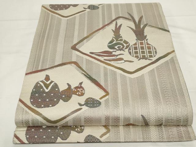 ■■■　サイズ　■■■ 長さ 364.5cm 幅 30.5cm程 ■■■　商品詳細　■■■ 【正絹】 状態は接写画像のように 太鼓上部から手先に折山の線汚れ、前柄・胴回りに汚れ、裏地に薄い汚れがございますが その他特に目立ったシミ汚れなども...