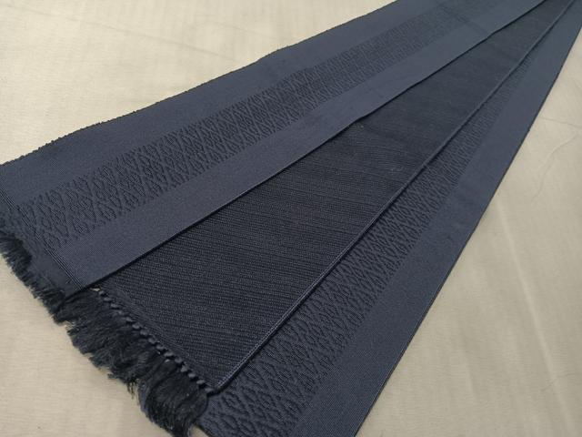 ■■■　サイズ　■■■ 長さ 400cm(房含めず) 幅 9.5cm程 ■■■　商品詳細　■■■ 【正絹】 状態は締めてはおりますが 特に目立ったシミ汚れなどもなく大変良い状態です。 本場筑前博多織は、 福岡県福岡市博多区やその周辺で生産さ...