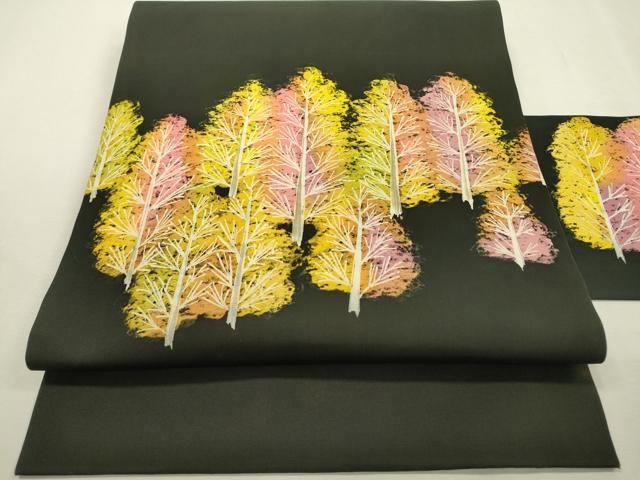 ■■■　サイズ　■■■ 長さ 344cm 幅 30cm程 ■■■　商品詳細　■■■ 【正絹】 状態は接写画像のように表地所々に薄い汚れ表地所々・裏地にヤケがございます。 大変上質な逸品になりますのでぜひお手入れをされてお召しになられてはいか...