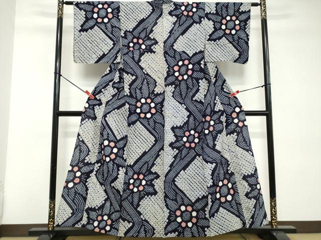 ■■■　サイズ　■■■ 身丈 157cm（肩から） 裄丈 61cm 袖丈 45cm　縫込み 5cm 袖幅 32cm 前幅 25cm 後幅 29cm 着物縫いこみ 内揚げ 0cm 裄 お袖側 約3cm　身頃側 約3cm ■■■　商品詳細　■■...