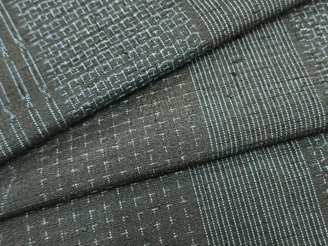 ■■■　サイズ　■■■ 身丈 160cm（肩から） 裄丈 62cm 袖丈 49cm　縫込み 5cm 袖幅 32cm 前幅 25cm 後幅 30cm 着物縫いこみ 内揚げ 0cm 裄 お袖側 約2.5cm　身頃側 約3cm ■■■　商品詳細　...