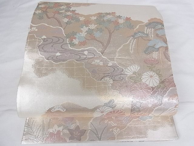 ■■■　サイズ　■■■ 長さ 442cm 幅 31cm程 ■■■　商品詳細　■■■ 【正絹】 詳細に関しましては、画像をご確認ください。 大変上質な逸品になります。 お安く出品致しますので、是非この機会にいかがでしょうか？ ※汚れ等に関しま...