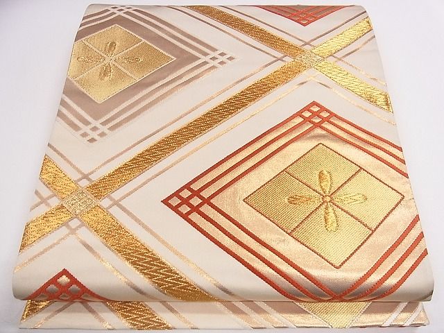 ■■■　サイズ　■■■ 長さ 432cm 幅 31cm程 ■■■　商品詳細　■■■ 【正絹】 詳細に関しましては、画像をご確認ください。 大変上質な逸品になります。 お安く出品致しますので、是非この機会にいかがでしょうか？ ■■■　注意事項...