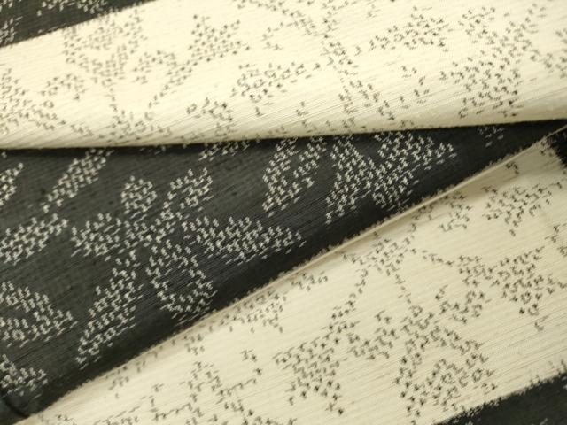 ■■■　サイズ　■■■ 身丈 148.5cm（肩から） 裄丈 62.5cm 袖丈 44cm　縫込み 1.5cm 袖幅 32cm 前幅 22.5cm 後幅 28.5cm 着物縫いこみ 内揚げ 0cm 裄 お袖側 約2cm　身頃側 約2.5cm...
