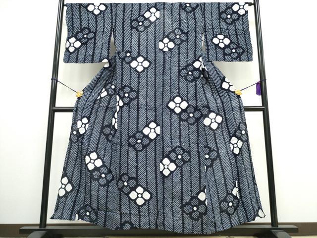 ■■■　サイズ　■■■ 身丈 154cm（肩から） 裄丈 68.5cm 袖丈 46cm　縫込み 2.5cm 袖幅 35cm 前幅 26cm 後幅 31.5cm 着物縫いこみ 内揚げ 0cm 裄 お袖側 約2cm　身頃側 約0cm ■■■　商...