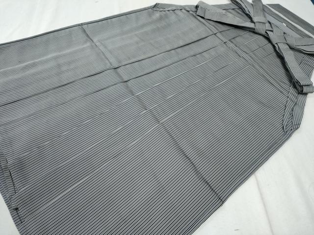 ■■■　サイズ　■■■ 紐下丈　約84.5cm ■■■　商品詳細　■■■ 【正絹】 状態は接写画像のように一のひだ・後ろひだ・裏地（裾）・腰板に薄いシミがございますが その他特に目立ったシミ汚れなどもなく大変良い状態です。 大変上質な逸品に...