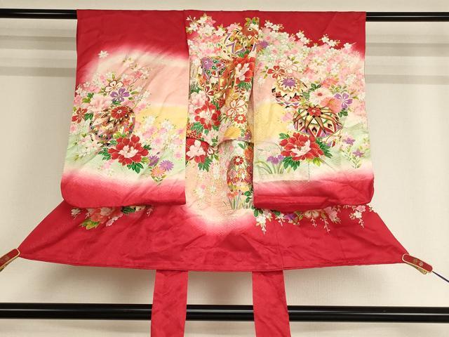 ■■■　サイズ　■■■ 【祝着】 身丈 72cm（肩から） 裄丈 37.5cm（肩上げ　4cm） 袖丈 56.5cm　縫込み 4cm 袖幅 29cm 前幅 15cm 後幅 16cm 着物縫いこみ 内揚げ 0cm （腰上げ　12cm） 裄 お...
