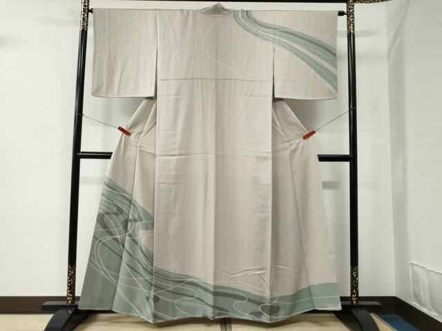■■■　サイズ　■■■ 身丈 159cm（肩から） 裄丈 65cm 袖丈 49cm　縫込み 7cm 袖幅 34cm 前幅 24.5cm 後幅 31cm 着物縫いこみ 内揚げ 7cm 裄 お袖側 約2cm　身頃側 約3cm ■■■　商品詳細　...
