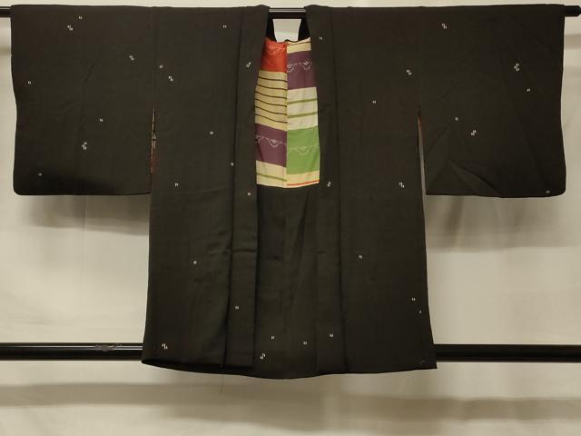 ■■■　サイズ　■■■ 身丈 81cm（肩から） 裄丈 64cm 袖丈 44.5cm　縫込み 6.5cm 袖幅 32.5cm 前幅 18cm 後幅 31cm 裄 お袖側 約0cm　身頃側 約3.5cm ■■■　商品詳細　■■■ 【正絹】 状...