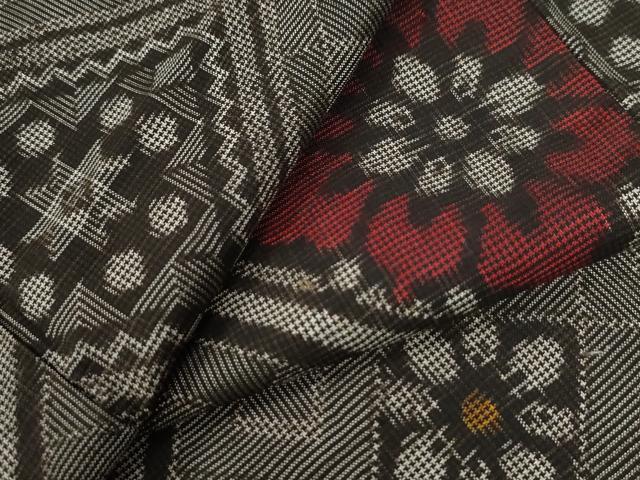 ■■■　サイズ　■■■ 身丈 159cm（肩から） 裄丈 65cm 袖丈 48cm　縫込み 2cm 袖幅 34cm 前幅 24.5cm 後幅 29cm 着物縫いこみ 内揚げ 0cm 裄 お袖側 約2cm　身頃側 約3cm ■■■　商品詳細　...