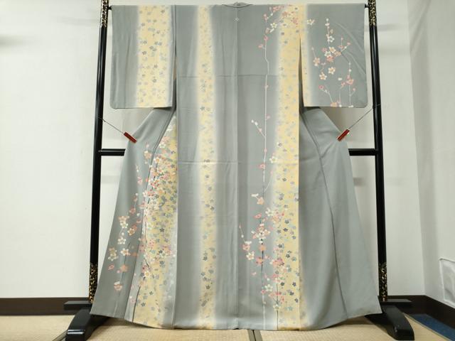■■■　サイズ　■■■ 身丈 166cm（肩から） 裄丈 66cm 袖丈 56cm　縫込み 5cm 袖幅 33.5cm 前幅 25cm 後幅 31cm 着物縫いこみ 内揚げ 4cm 裄 お袖側 約2cm　身頃側 約3cm ■■■　商品詳細　...