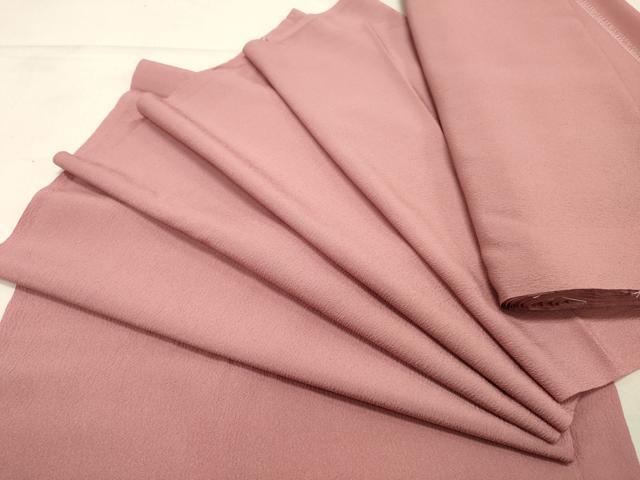 ■■■　サイズ　■■■ 長さ 　羽尺分あり 幅 　　約38cm ■■■　商品詳細　■■■ 【正絹・紋付き】 状態は参考画像のよう表地所々・裏面所々に薄い汚れがございます。 大変上質な逸品になります。 お安く出品致しますので、是非この機会にい...