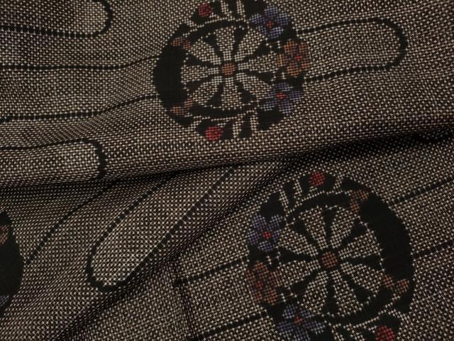 ■■■　サイズ　■■■ 身丈 158cm（肩から） 裄丈 62cm 袖丈 49cm　縫込み 5cm 袖幅 31cm 前幅 25cm 後幅 30.5cm 着物縫いこみ 内揚げ 5cm 裄 お袖側 約4cm　身頃側 約4cm ■■■　商品詳細　...