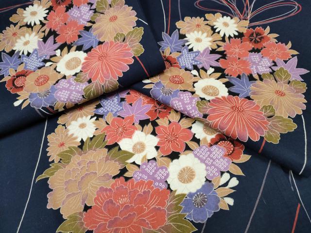 ■■■　サイズ　■■■ 身丈 162cm（肩から） 裄丈 63cm 袖丈 48cm　縫込み 6.5cm 袖幅 33cm 前幅 23cm 後幅 28cm 着物縫いこみ 内揚げ 2cm 裄 お袖側 約1cm　身頃側 約1.5cm ■■■　商品詳...