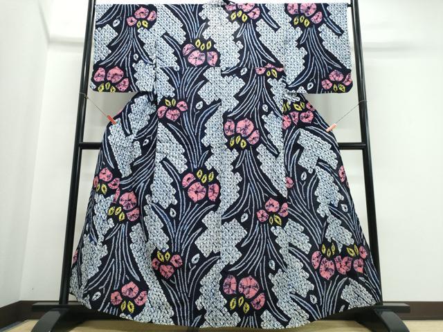 ■■■　サイズ　■■■ 身丈 162cm（肩から） 裄丈 68cm 袖丈 50cm　縫込み 1cm 袖幅 34cm 前幅 30.5cm 後幅 33.5cm 着物縫いこみ 内揚げ 0cm 裄 お袖側 約1cm　身頃側 約0cm ■■■　商品詳...