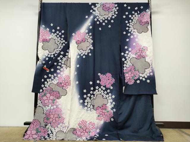 ■■■　サイズ　■■■ 反幅　38.5cm　　　八掛付き ※ご自身でお好みのサイズに仕立ててお召になっていただけます。 『滝泰』は、デパートや専門店で大変人気のあるメーカーでございます。 その風合い、色彩、意匠構成は、目にした瞬間 思わずた...