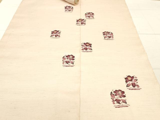 ■■■　サイズ　■■■ 長さ　　着尺分あり 幅　　　約36cm ■■■　商品詳細　■■■ 【正絹・未使用】 状態は接写画像のように表地所々・裏面所々に薄い汚れがございます。 大変上質な逸品になります。 お安く出品致しますので、是非この機会に...