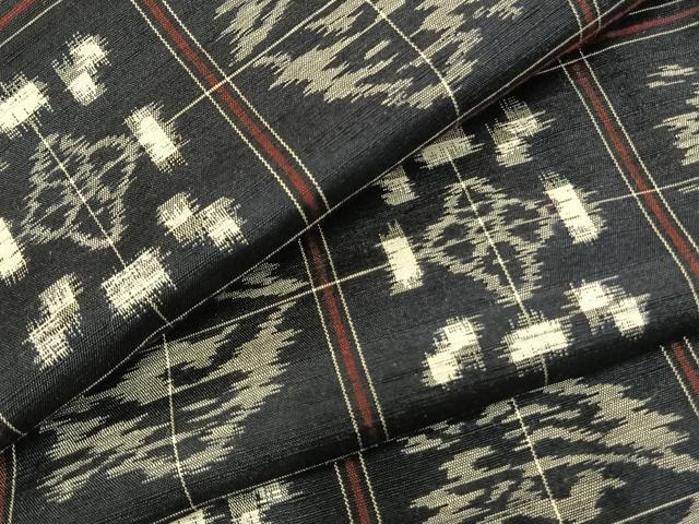 ■■■　サイズ　■■■ 身丈 168cm（肩から） 裄丈 65cm 袖丈 49cm　縫込み 3.5cm 袖幅 33.5cm 前幅 25cm 後幅 31cm 着物縫いこみ 内揚げ 3cm 裄 お袖側 約1cm　身頃側 約1cm ■■■　商品詳...