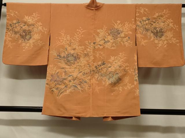 ■■■　サイズ　■■■ 身丈 81cm（肩から） 裄丈 64.5cm 袖丈 46.5cm　縫込み 4.5cm 袖幅 32.5cm 前幅 19.5cm 後幅 30cm 裄 お袖側 約1cm　身頃側 約3cm ■■■　商品詳細　■■■ 【正絹】...