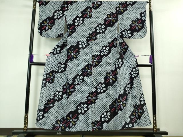 ■■■　サイズ　■■■ 身丈 151.5cm（肩から） 裄丈 67cm 袖丈 46.5cm　縫込み 4cm 袖幅 33.5cm 前幅 23.5cm 後幅 29.5cm 着物縫いこみ 内揚げ 0cm 裄 お袖側 約 3cm　身頃側 約 2cm...