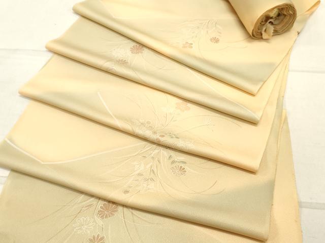 ■■■　サイズ　■■■ 長さ　　羽尺分あり 幅　　　約37cm ■■■　商品詳細　■■■ 【正絹・未使用】 状態は接写画像のように表地所々・裏面所々に薄い汚れがございます。 大変上質な逸品になります。 お安く出品致しますので、是非この機会に...