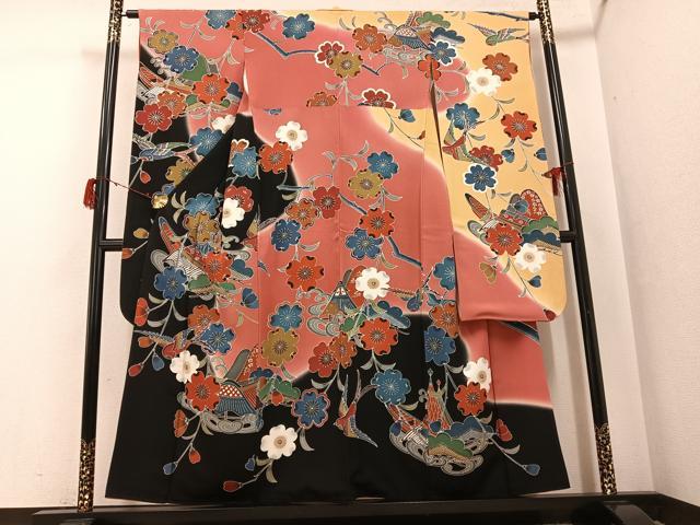 ■■■　サイズ　■■■ 身丈 150cm（肩から） 裄丈 63cm 袖丈 101cm　縫込み 6cm 袖幅 32cm 前幅 23cm 後幅 28cm 着物縫いこみ 内揚げ 10cm 裄 お袖側 約2cm　身頃側 約3cm ■■■　商品詳細　...